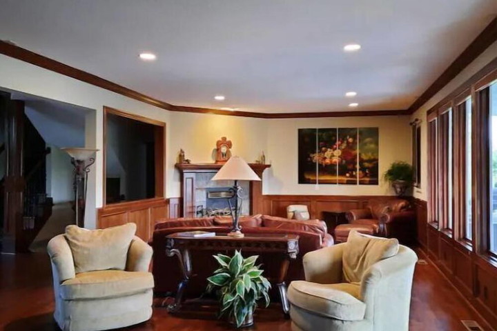 0ver 7,000 Sq Ft Of Tranquil Relaxation - Shawnee, KS