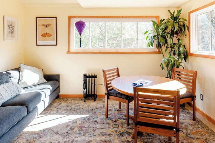 Artistic Dragonfly House With Deck + Private Creek And Trails To Explore! - Calabasas, CA