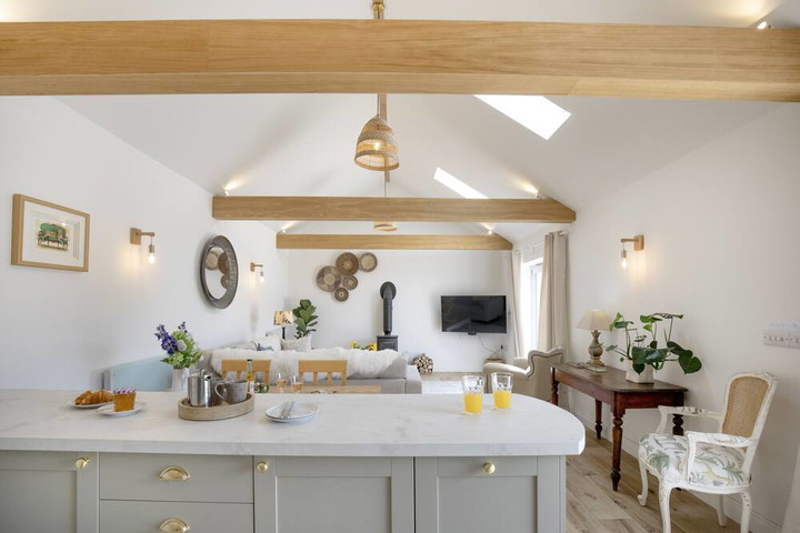 Woodsmoke - A Beautifully Restored 200-year-old Stone Barn - Taunton