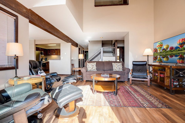 Ra106 | Excellent Amenities | Beautiful Views | Winter Shuttle Service | Wood Fp - Steamboat Springs, CO