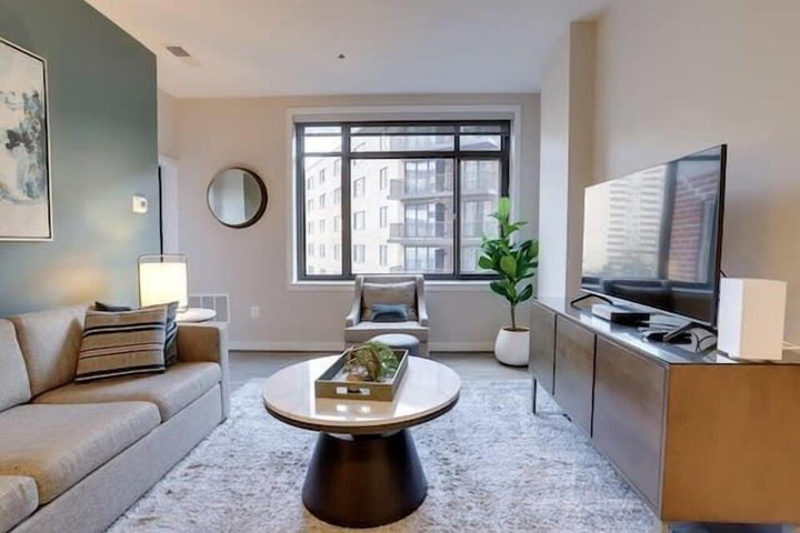 Sojourn | Courtland Towers | 1 Br W/bocci Ball Court - Alexandria, VA