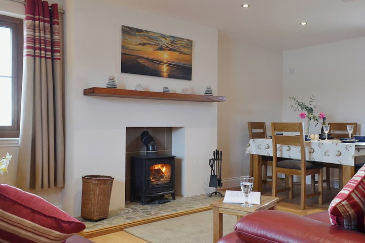 2 Bedroom Accommodation In Minish Near Lochmaddy, Isle Of North Uist - North Uist
