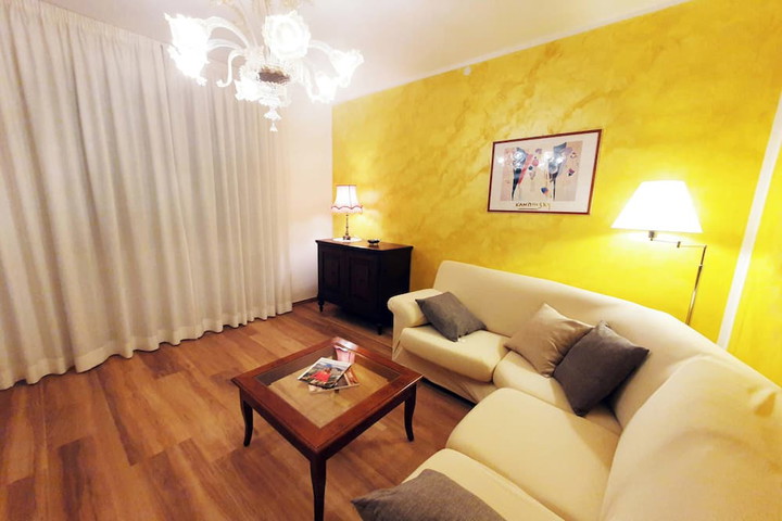 Locazione Glicine With 3 Rooms For 4 Guests With Private Parking And Garden. - Belluno