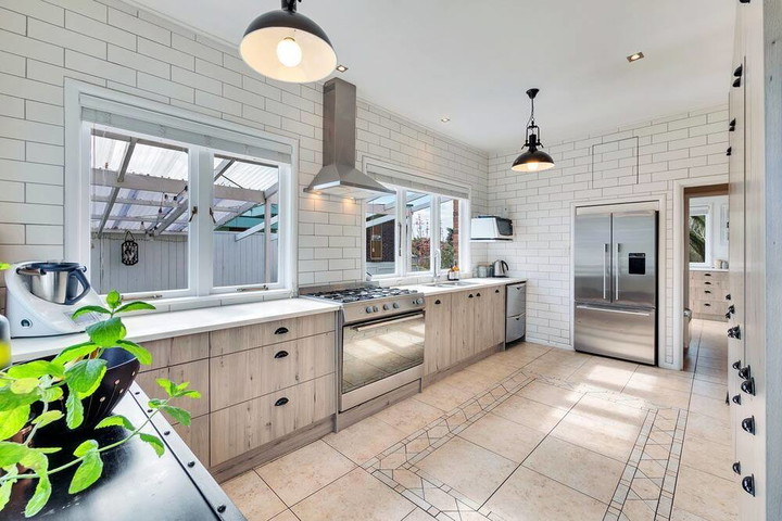 Charme De Château Avec Intérieurs Modernes  à Deux Pas Des Commerces - Auckland