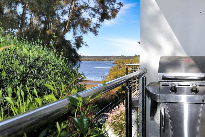 2 The Pier - Elegance By The Water - Hawks Nest