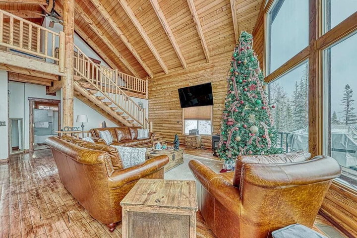 Spectacular Chalet Overlooking The Ski Slopes - Brian Head, UT