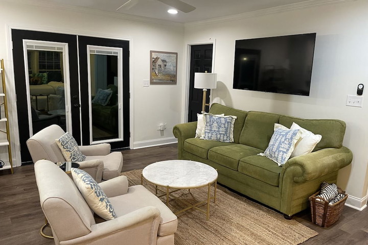 Lake Front 2.5 Miles From Clemson  With Private Cove - Clemson