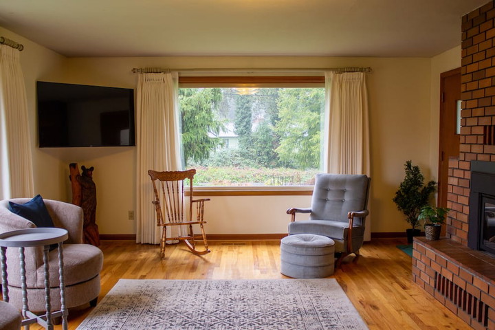 Cozy Farmhouse On 40 Acre Hazelnut Orchard In Wine Country - Wilsonville, OR