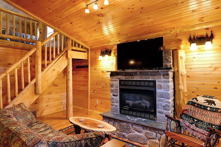 Cozy Cabin With Second Floor Loft, Outdoor Bbqs, Campfire Pits, And More! - Saranac Lake, NY