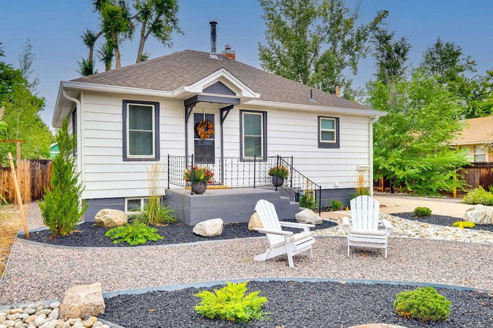 Loveland Retreat W/ Bicycles, Deck & Fire Pit! - Loveland, CO