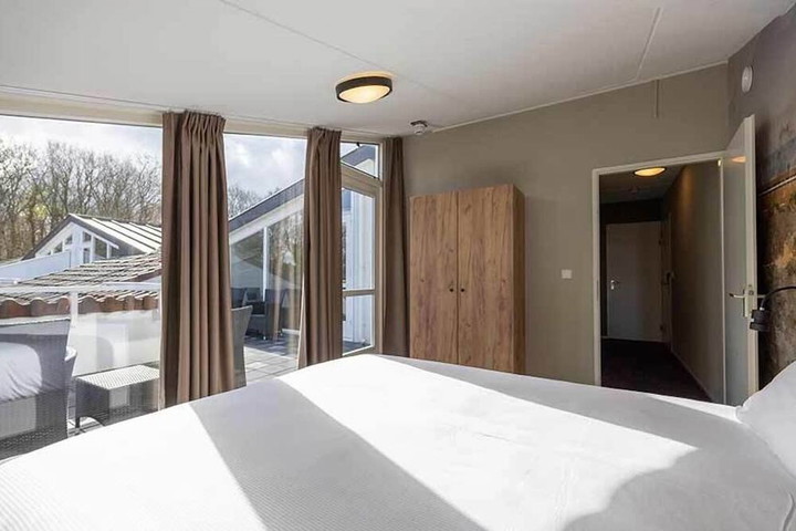 Peaceful Escape With Garden Views, Pool Onsite | Near North Holland Dune Reserv - Alkmaar