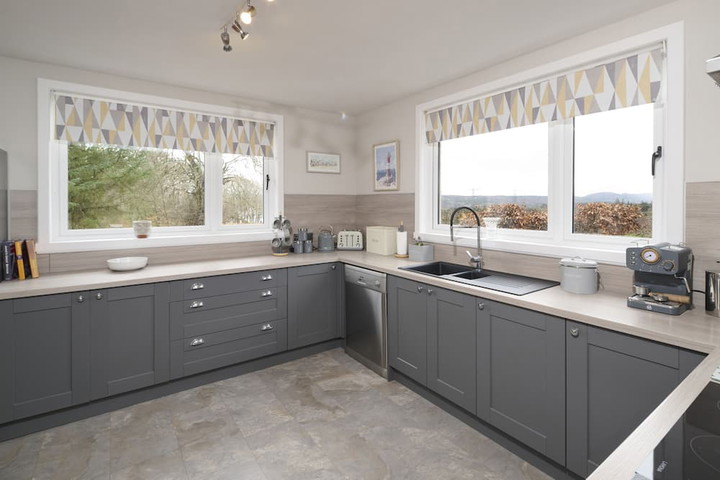 Luxury Highland Getaway With Hot Tub By Loch Ness On The Great Glen Way - Glen View - Loch Ness