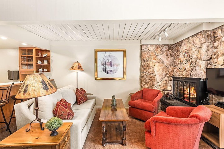 Steps From Slopes & Base Village, Stonebridge Condo 825 - Snowmass Village, CO