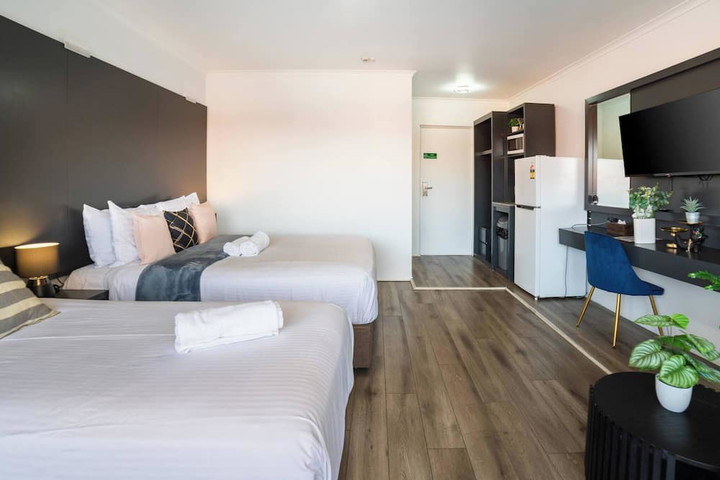 Deluxe Twin Room - Sleeps 3 - Burwood