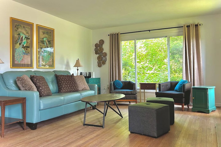 5 Bedroom House With Hot Tub, Pool Table And Bar Next To Deer Park Manor - Bloomington, IN