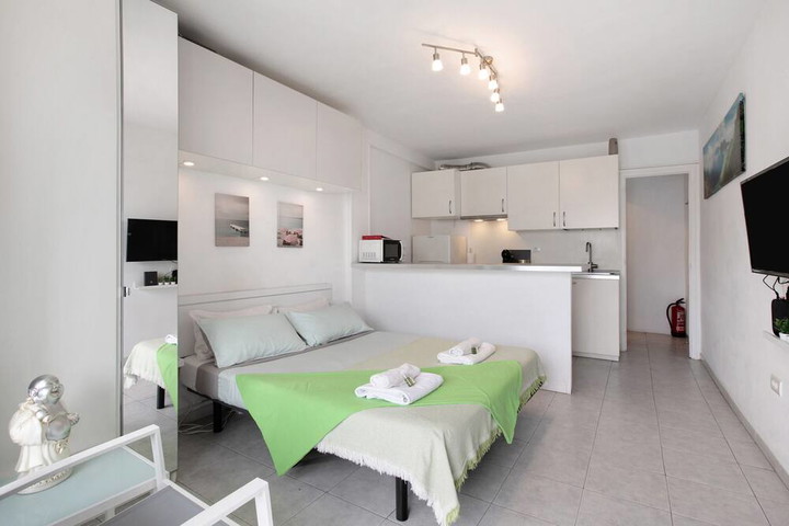 Vacation Studio 'Loft Guanapay 1' With Private Terrace, Wi-fi, And Air Conditioning - Los Cristianos