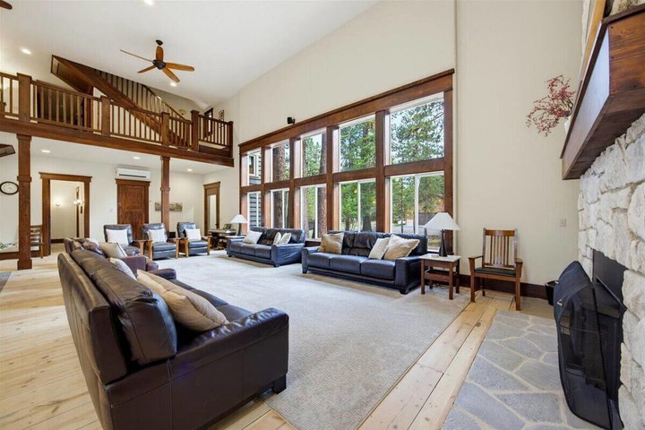 The Conifer Lodge In Heart Of Mccall. Central Location For Large Gatherings! - McCall, ID