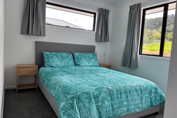 Newly Built Self-contained Auxiliary Unit In Awesome Thornton Bay - Thames