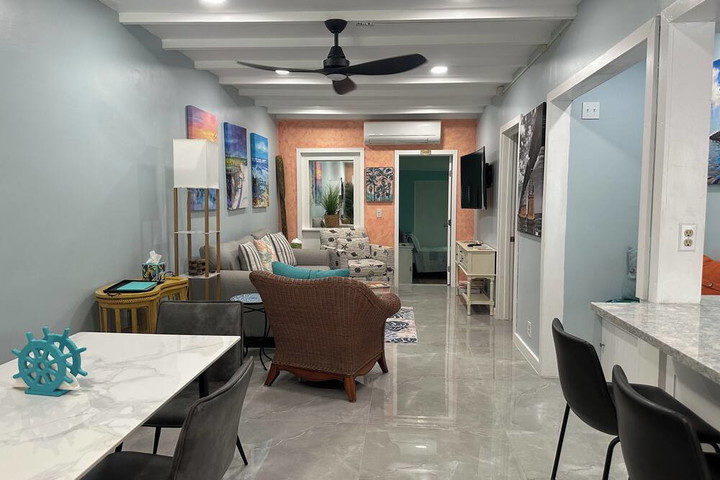 Cozy 2-br 2-ba Bungalow Near Beaches And 7-mile Bridge - Pet Friendly! - Marathon, FL