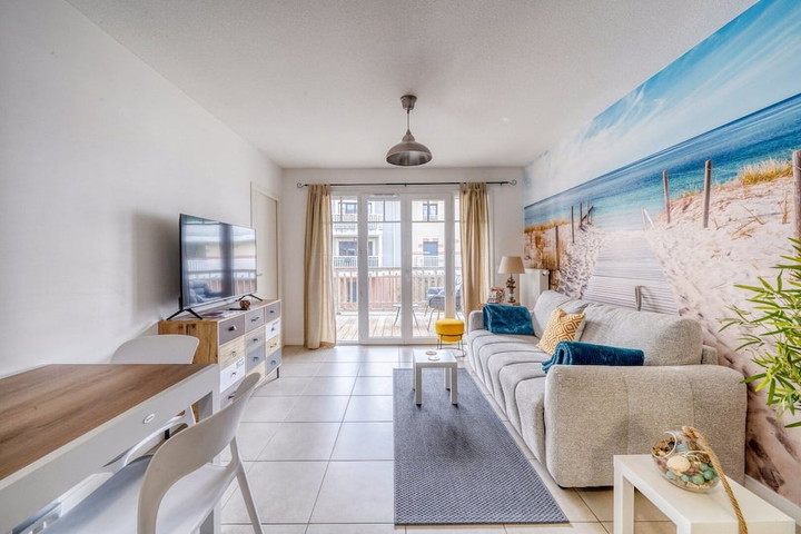 Esprit Bassin Balcony, Pool, And Nearby Beaches - Arcachon