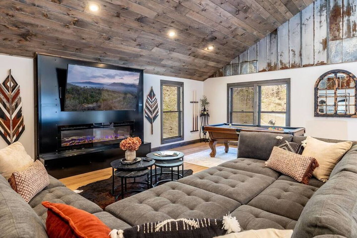 New Rustic Luxe Cabin Billiards Spa Near Gsmnp - Townsend, TN