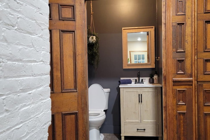 Historical, Updated Farm House, 15 Acres, 2 Creeks & Close To It All!!! - Waynesville, OH