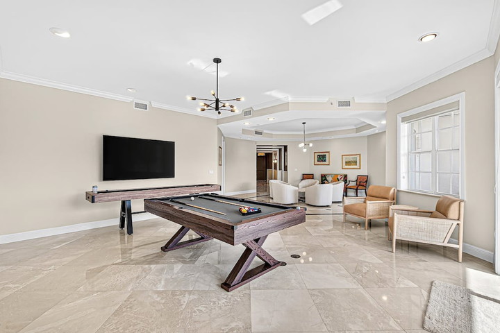Ultra-luxury Jupiter Condo!4 En-suite Bedrooms! 100 Yards To Ocean! Game Room! - Jupiter, FL
