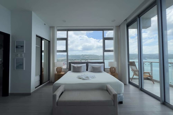The Twilight - A Sky Harbour Superior King Suite - Montego Bay
