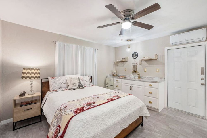 Luxurious Studio With Wifi And Ac In Wonderful Winter Haven - Winter Haven, FL