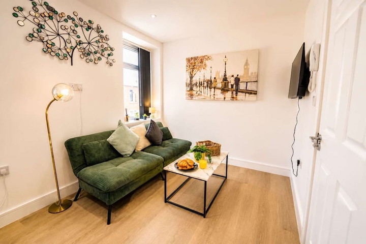Spacious 3br Flat Sleeps 10 For Groups & Family - Cardiff