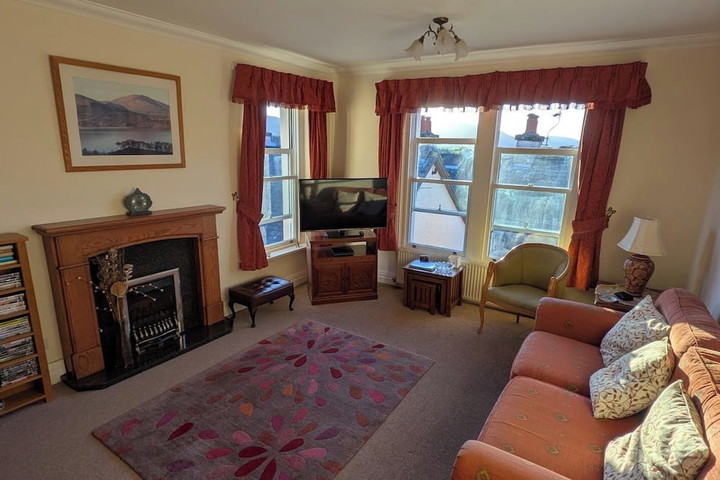 A 2 Bedroomed Apartment In The Middle Of Keswick With Fantastic Mountain Views - Keswick