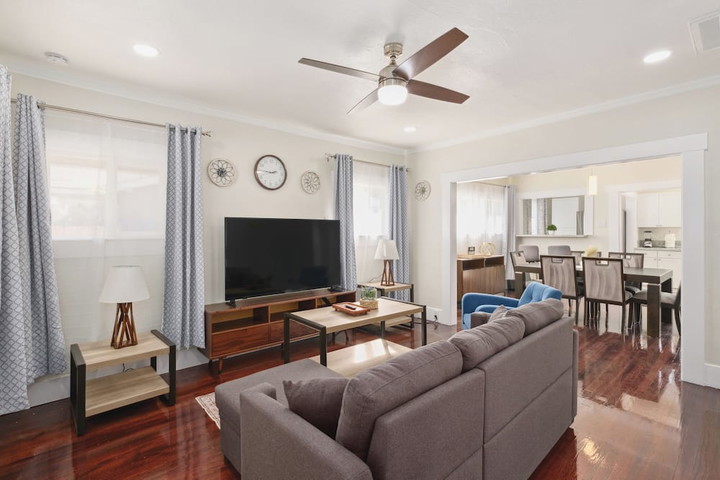 Roomy/comfy 2b/1bth W Dinning Room - Fresno, CA