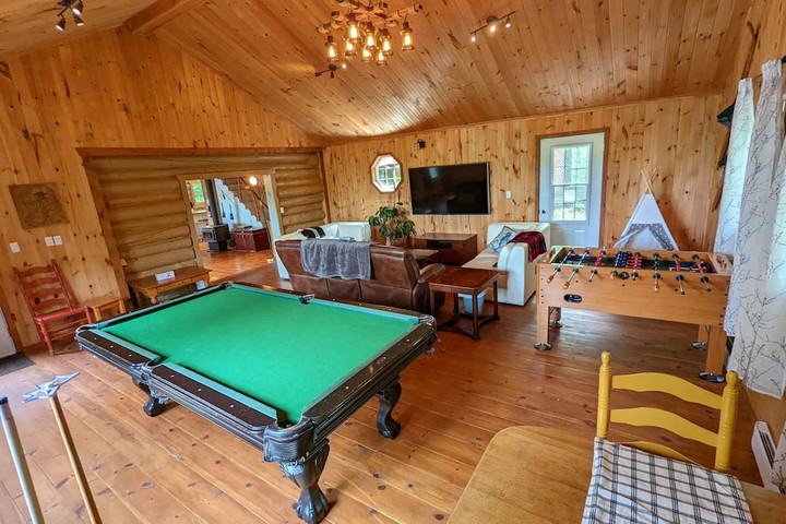 The Starry Beach, Lake Front Cottage - Quebec