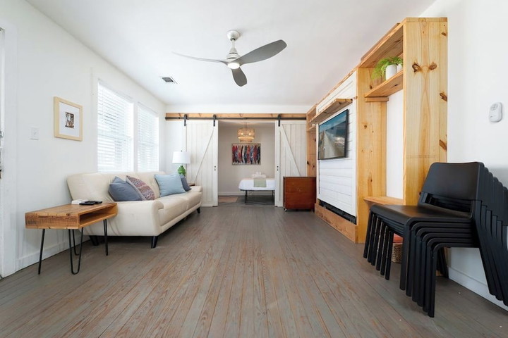 Be A Nomad | 3br Jacksonville Beach Apartment | Sleeps 8 | 3 Blocks To Beach - Jacksonville Beach, FL