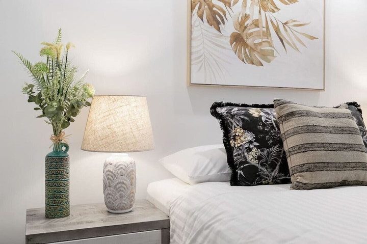 A6 - Work-from-home Haven | Free Wifi | 1br! - Mindarie