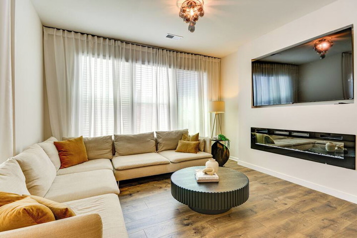 Modern Townhome W/ Private Yard In Kernersville! - Winston-Salem, NC