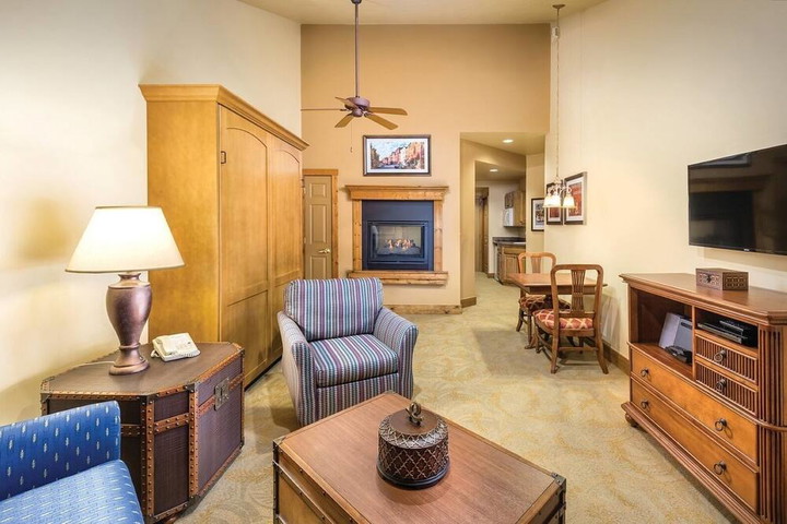 Galena | Relaxing Nature Retreat | Pool + Hot Tub - Illinois