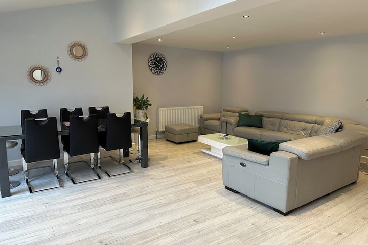 4 Double Bedroom Modern House, Close To Shops , Hospitals, Brooks , Headington - Oxfordshire