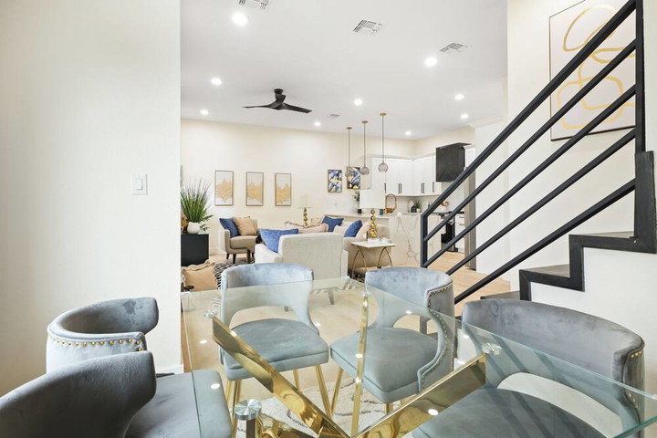 New Luxe Downtown- Modern San Antonio Retreat - San Antonio, TX
