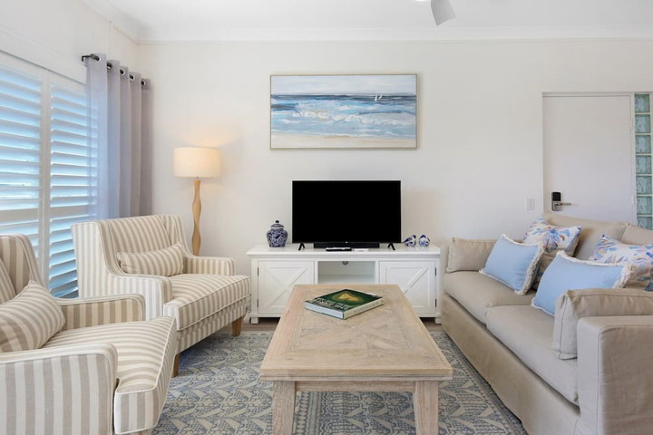 Tranquil Waterfront Retreat | Broadbeach Waters - 브로드비치
