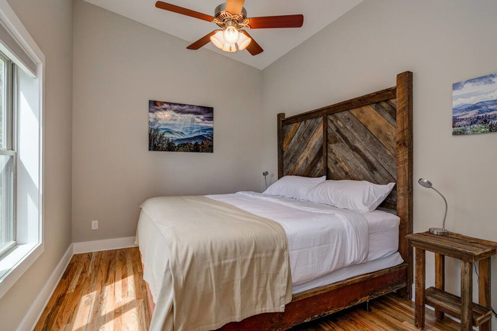 Pilot Cove 2 Br Cabin - Modern Luxury W/ Nature! - Brevard, NC