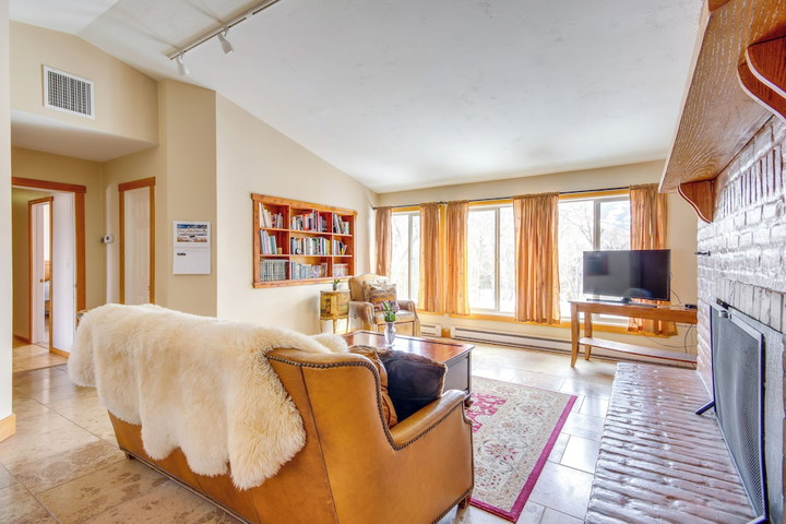 Emigrant Lodge W/ Spa: 3 Suites Near Yellowstone - Emigrant, MT