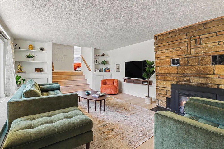 Mid-century Modern Pet-friendly Home Near Beach - Manistee, MI