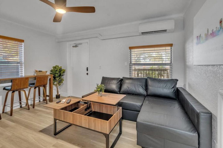 #2 Lux Grandcentral 1br Apt: King Bed+pets+1st Flr - St. Petersburg, FL