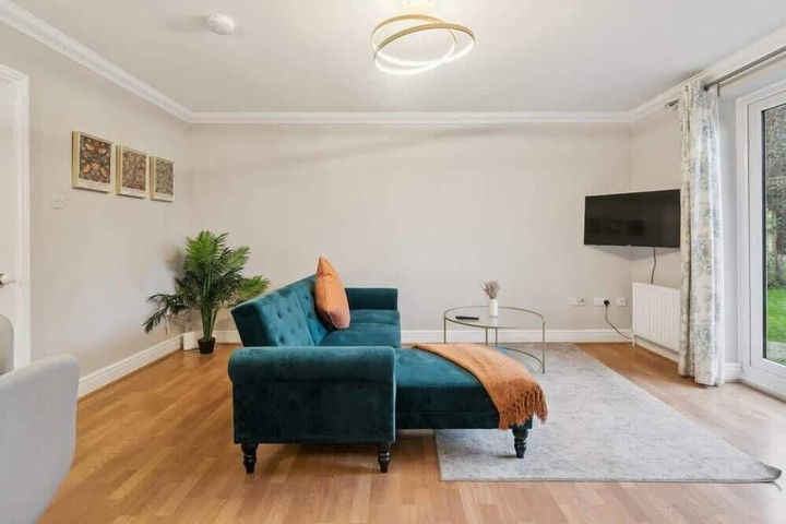2br Ground Floor Parking Central By Tempstay - Slough