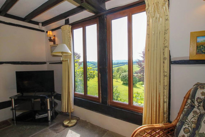Callow Cottage, Pet Friendly, With Open Fire In Craven Arms - Shropshire