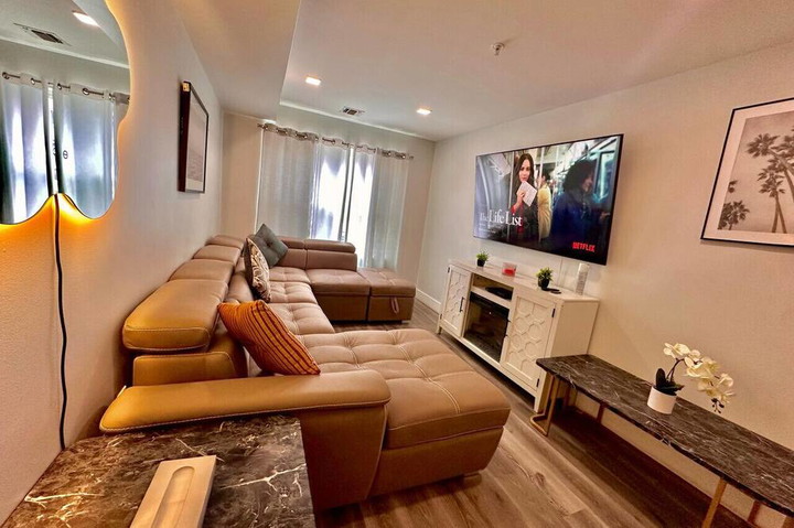The Modern Suite: 2br With Free Parking - Paterson