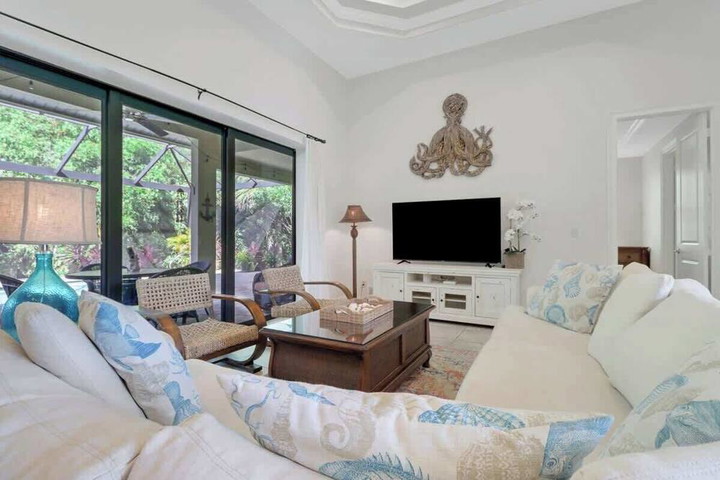 Gorgeous 4bd 2.5bth Home With Private Pool - Marco Island, FL