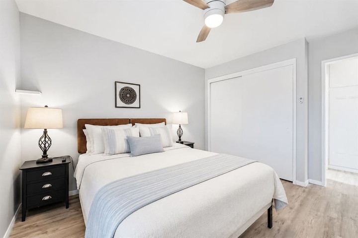 Beach Loft 32 Steps From The Sand - Oxnard, CA
