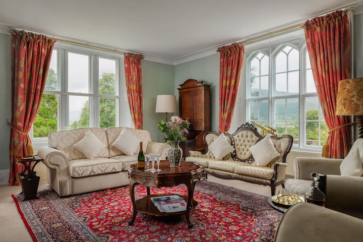 Tay River House - Seven Bedroom Villa, Sleeps 13 - Aberfeldy